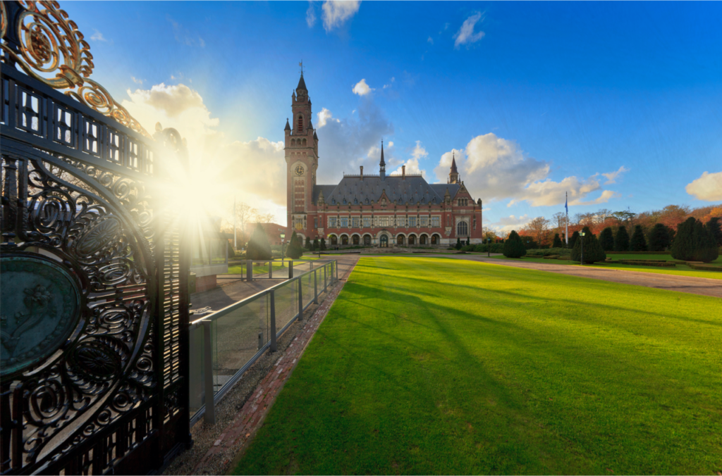 Naar het Oranjehotel en Gevangenpoort: tijdens Just Peace Month ontdek ...
