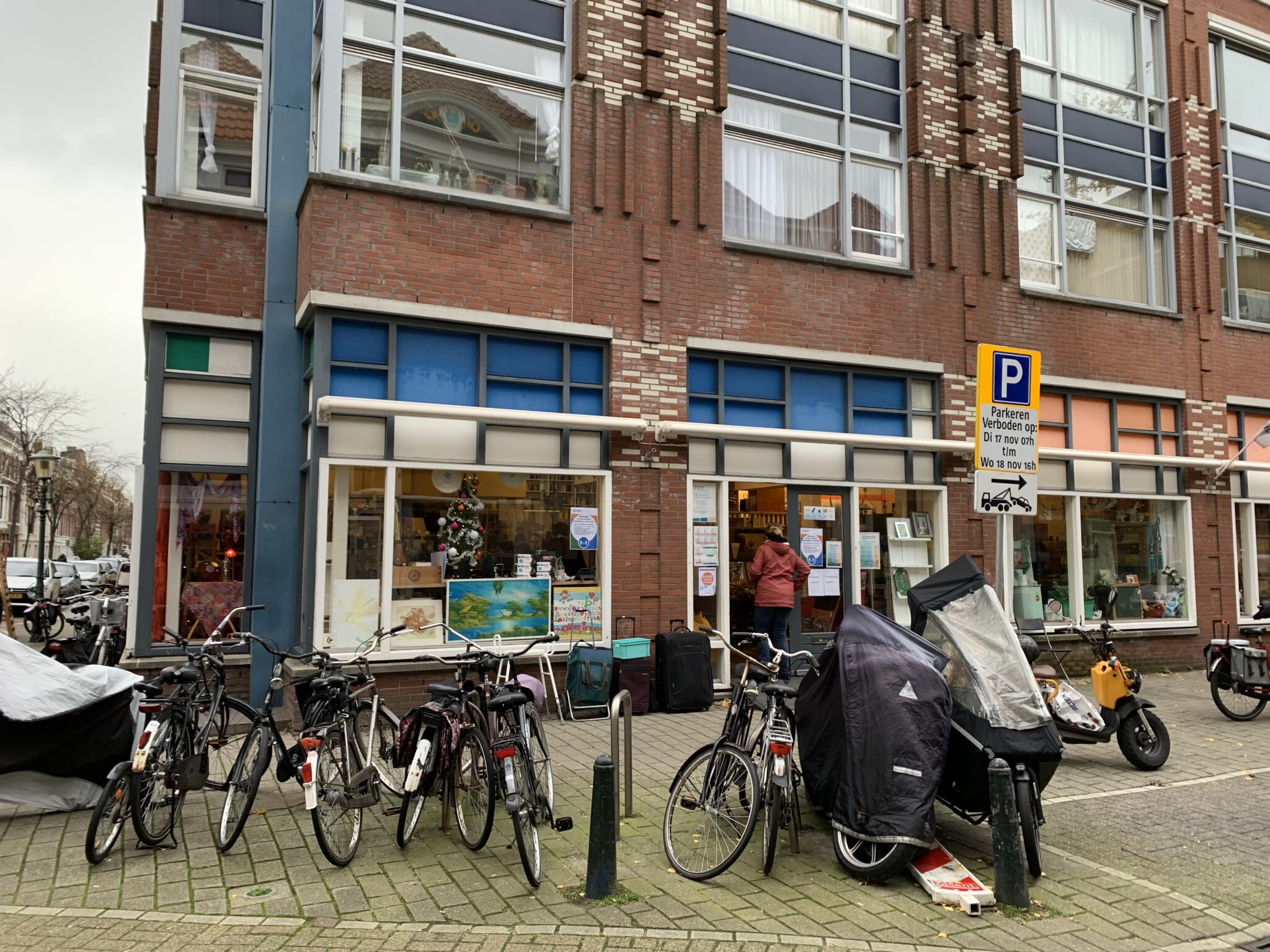 6 x De leukste kerstafdelingen van Haagse kringloopwinkels - indebuurt ...