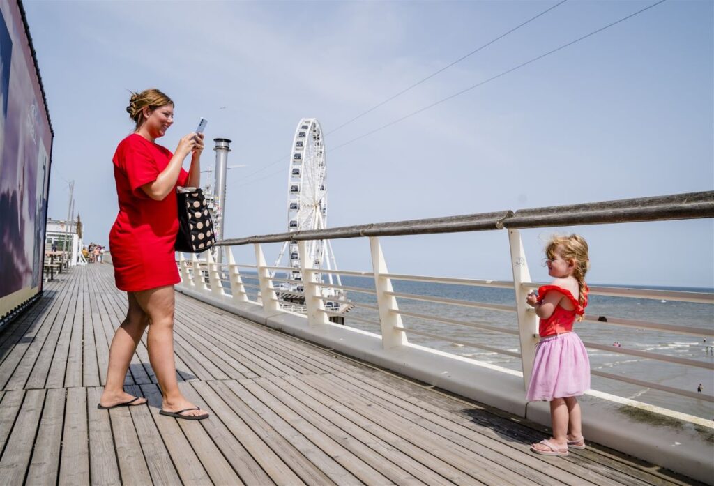 Fotoserie: zomers weekend op Scheveningen - indebuurt Den Haag