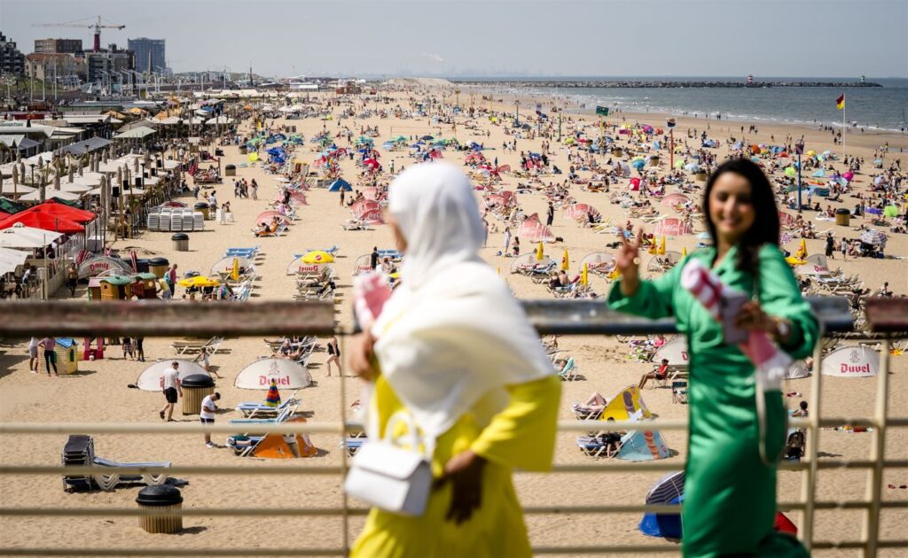 Fotoserie: zomers weekend op Scheveningen - indebuurt Den Haag