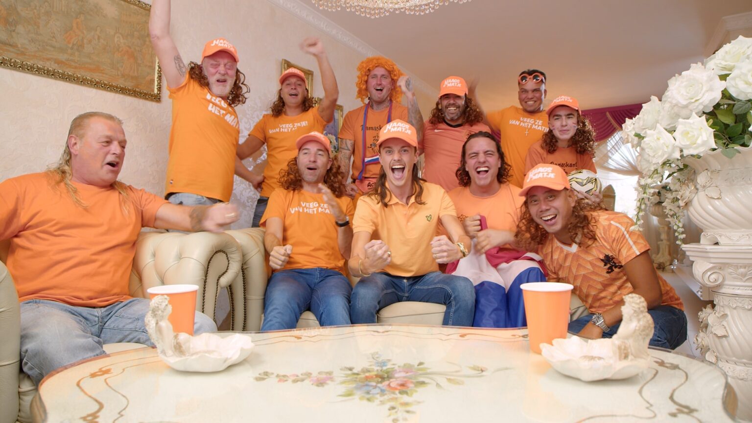 Veeg ze van het matje! Dit is dé (Haagse) WK hit - indebuurt Den Haag