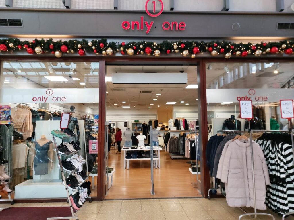 Van glitterjurk tot kerstballen: feestshoppen op de Leyweg - indebuurt ...