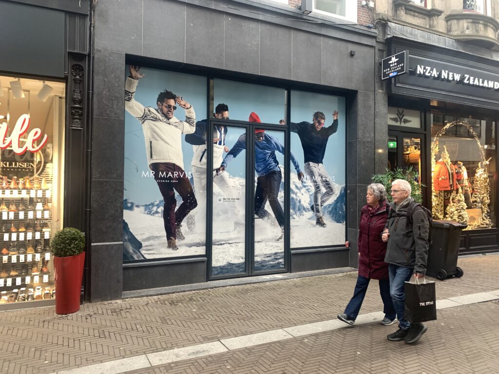 Mannen opgelet: Mr Marvis opent een winkel vol broeken, pantalons en ...