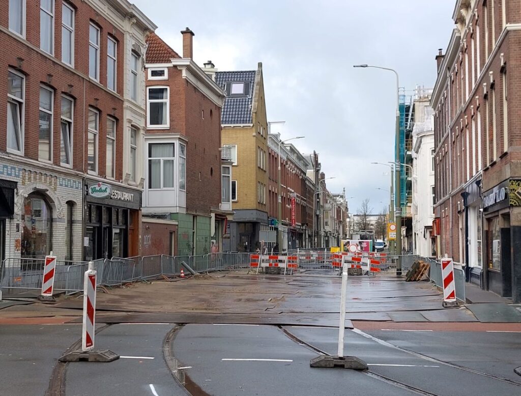 Fotoserie: de werkzaamheden aan de Elandstraat en -brug zijn begonnen ...