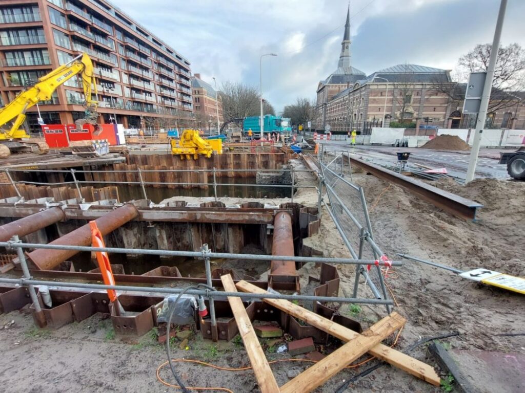 Fotoserie: de werkzaamheden aan de Elandstraat en -brug zijn begonnen ...