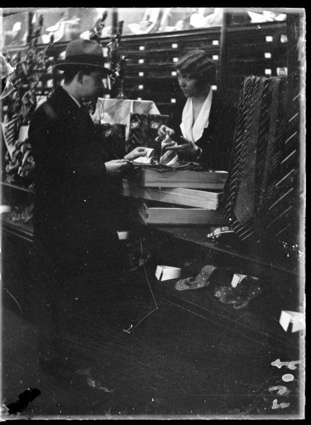 Fotoserie: de oude interieurs van bekende winkels in Den Haag ...