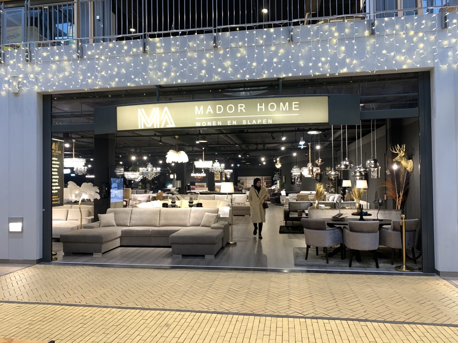 Deze winkels zijn nog steeds open in de Megastores - indebuurt Den Haag