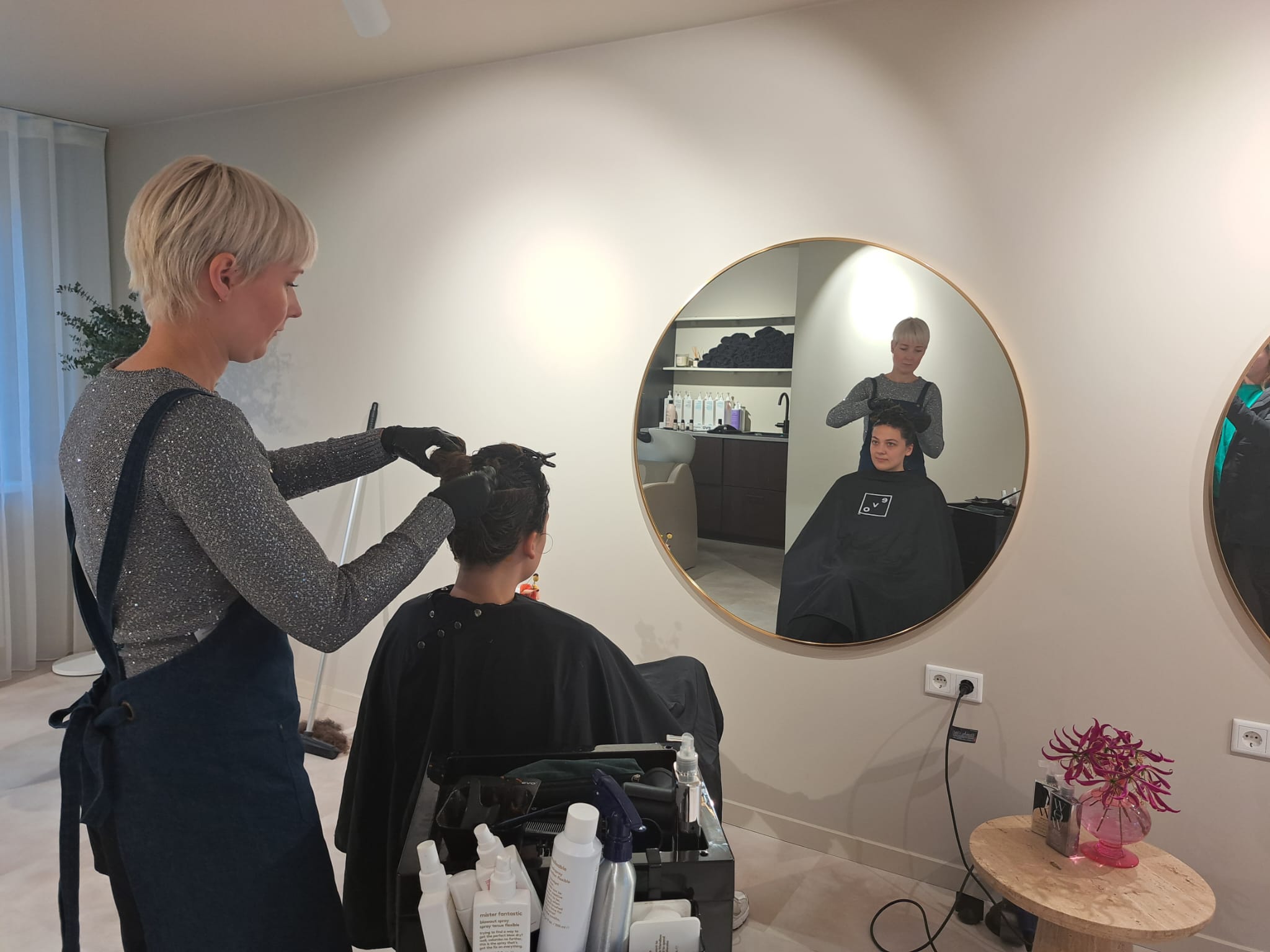 Jacqueline opent haar eigen kapsalon: 'de Haagse mat is weer helemaal ...