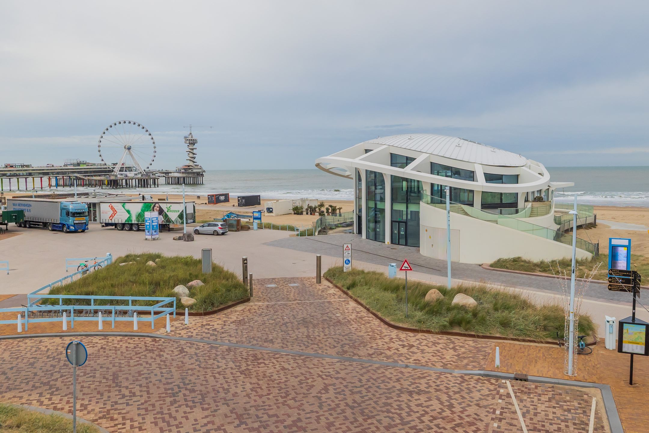 Dit restaurant opent binnenkort in het grote witte gebouw aan de ...
