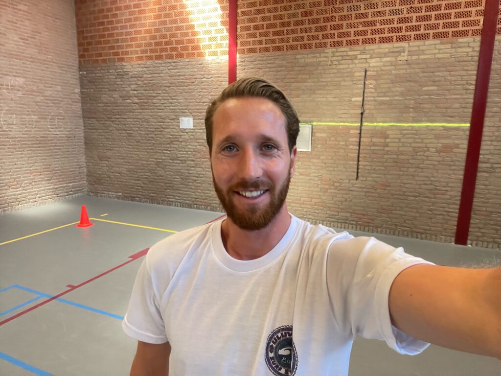 Gymmeester Daan is hartstikke bekend op TikTok: 'Al mijn typetjes zijn ...