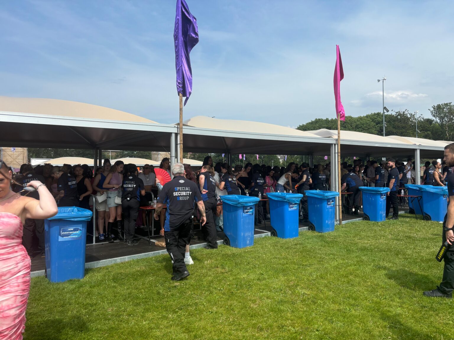 Spot alle pretty girls! Dit zijn de foto's van 7Fest in Den Haag