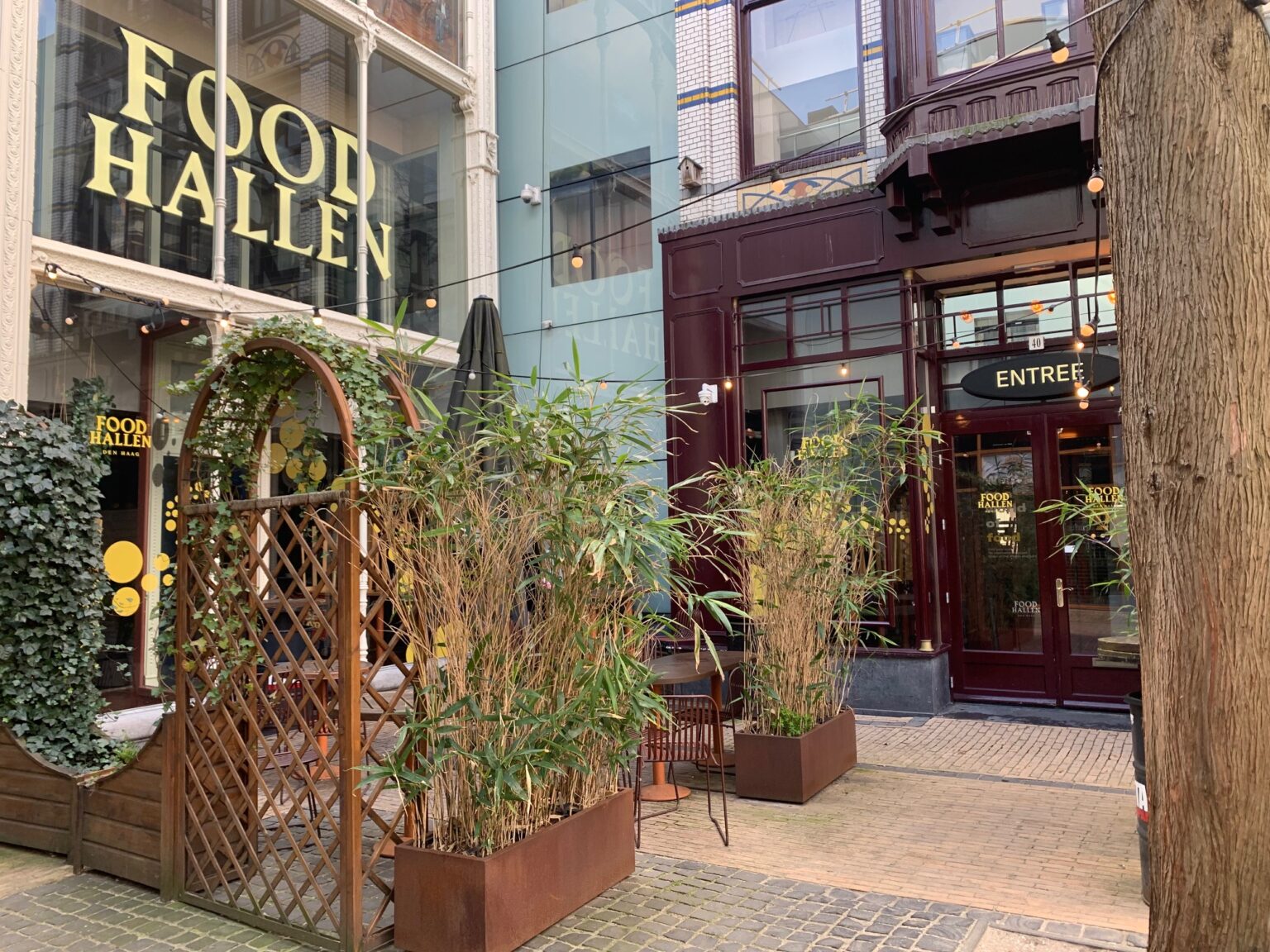 De Bluf raakt leeg: Foodhallen Den Haag is failliet - indebuurt Den Haag