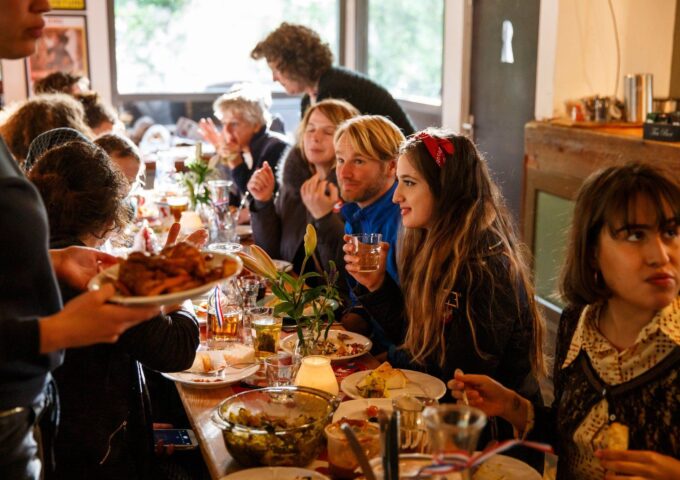 Tika Is Sekswerker In De Zorg ‘gehandicapten Hebben Ook Behoefte Aan Intimiteit Indebuurt