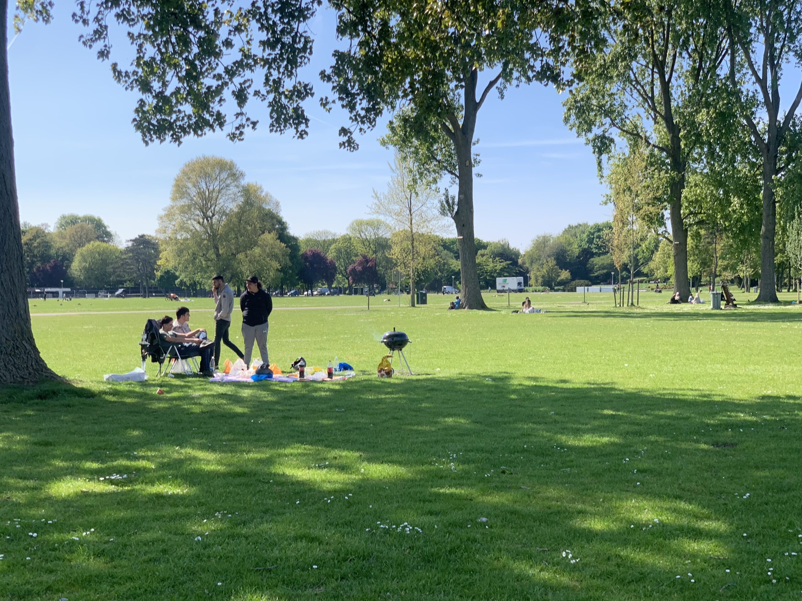 Fotoserie: genieten van de zon in het Zuiderpark - indebuurt Den Haag