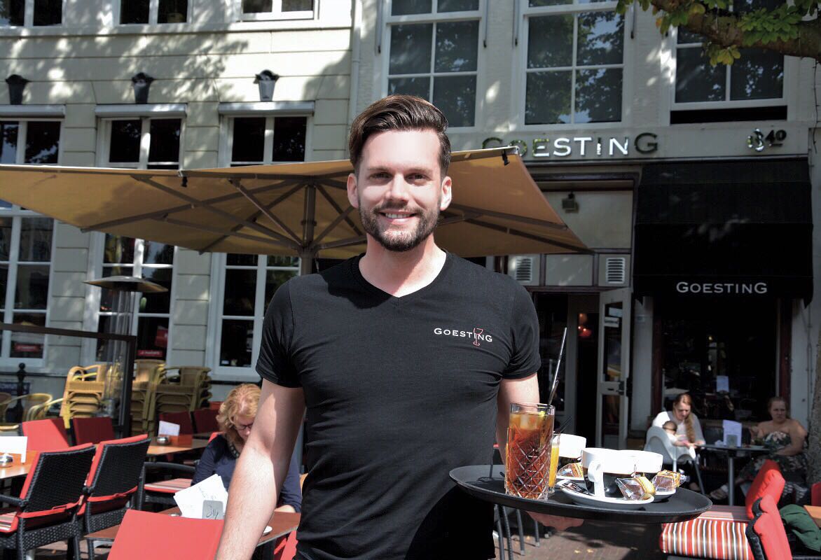 Barman van de week: knappe kop Alex ten Caat - indebuurt Deventer