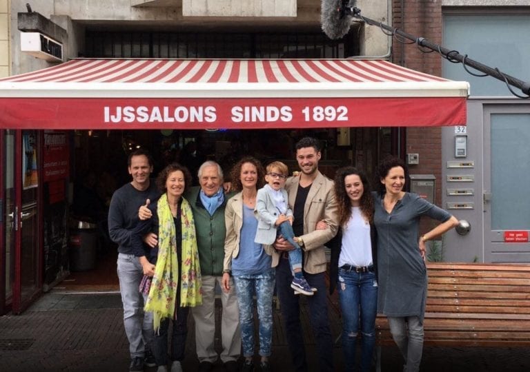 Van één ijskar tot vaste spot op de Brink: zo vestigde ijssalon ...