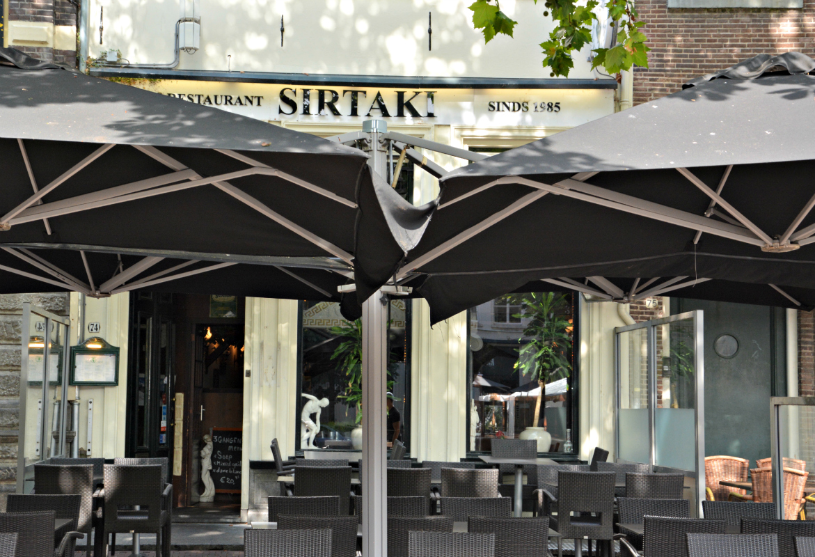 Ficardo van Grieks restaurant Sirtaki heeft dit jaar zoveel te vieren ...