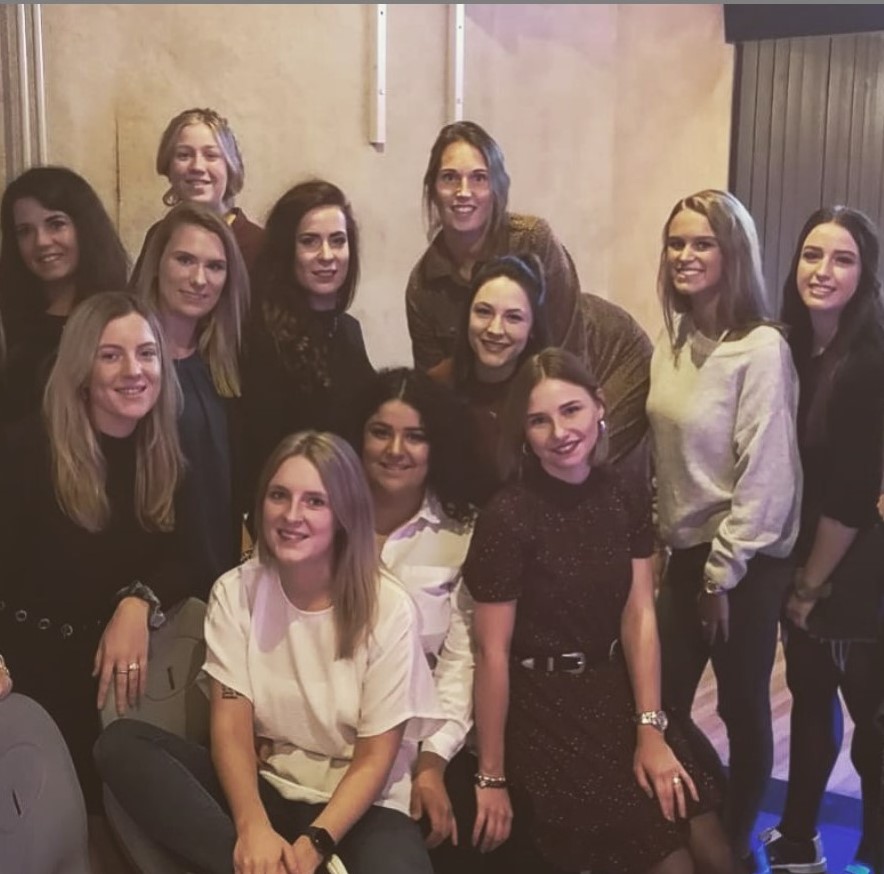 8 x knappe Deventer dames op Insta - indebuurt Deventer