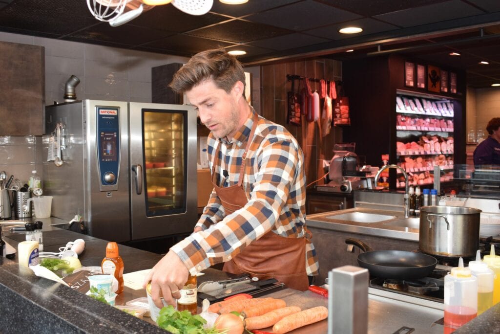 Dit wil je proeven! Tv-kok Hugo Kennis kookt in Winkelcentrum ...