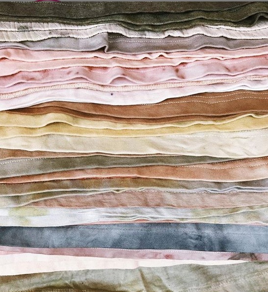 Normaal showt hij op Fashion Week, nu vind je zijn kleding gewoon bij ...