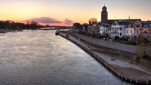 Bij de voordeur: Jan Reichenbach. - indebuurt Deventer