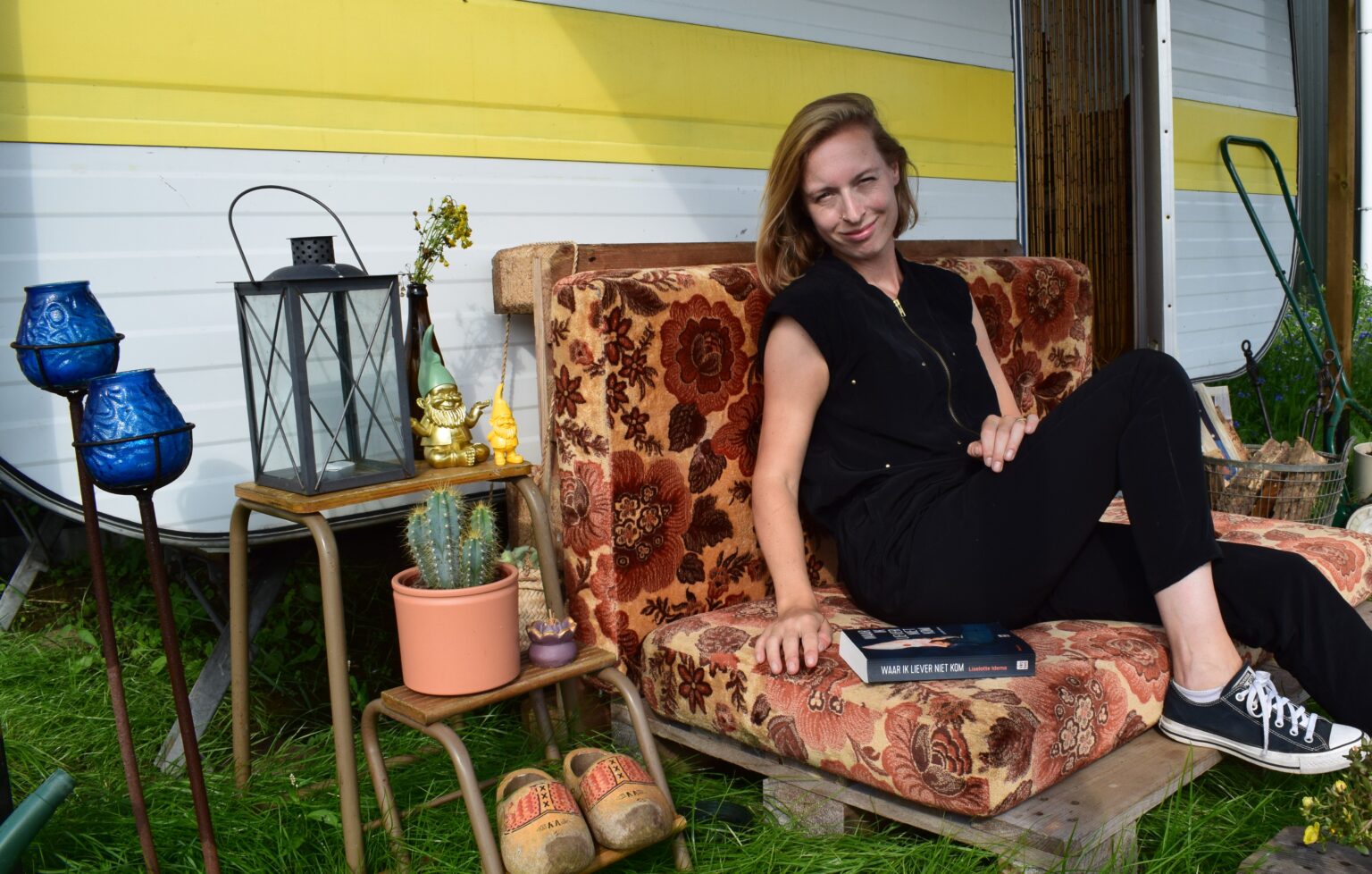 Liselotte (33) schreef haar eerste roman: 'Veel backpackers zien de ...