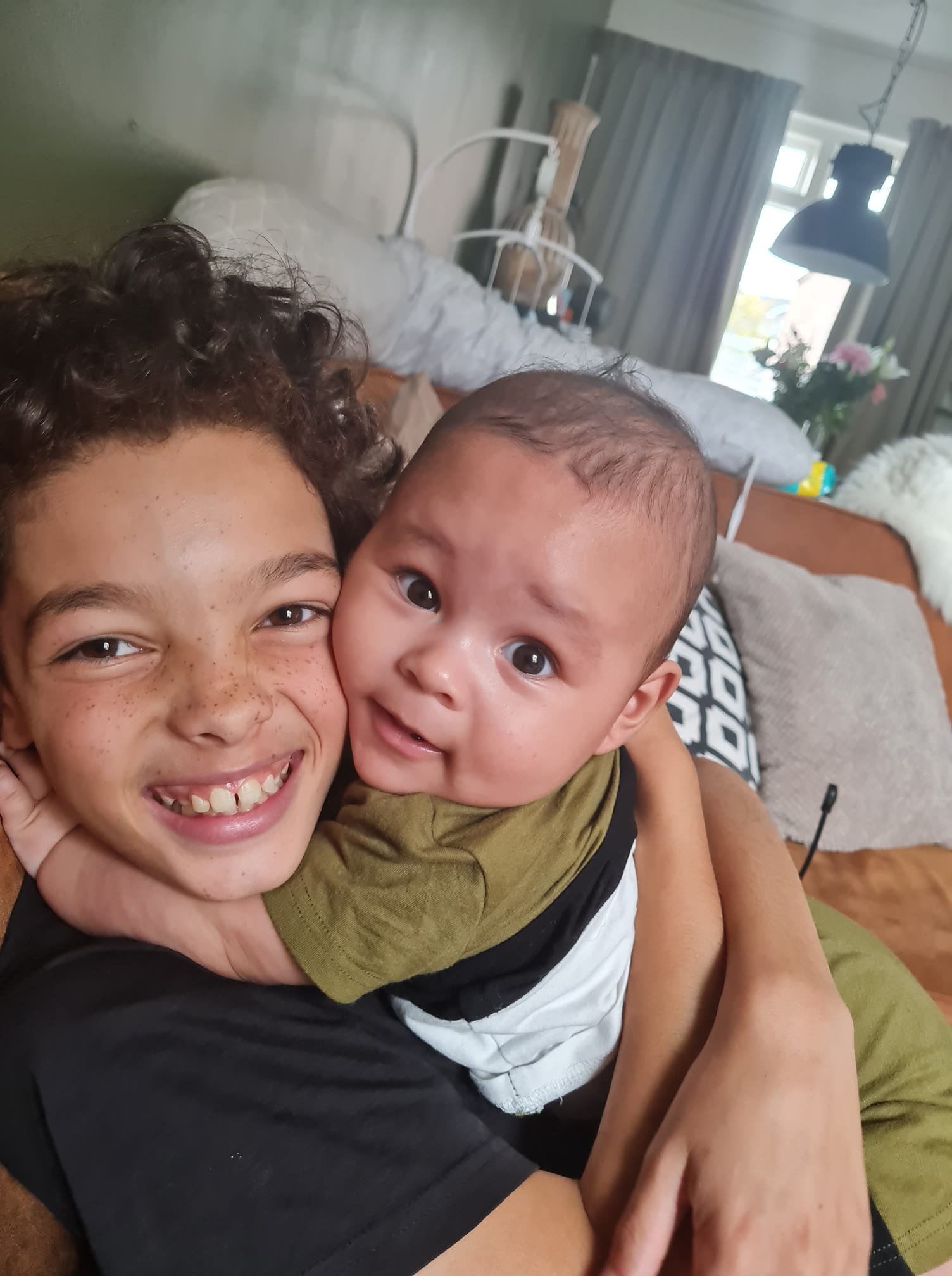 Jawel, dit zijn ze: de allerleukste broers en zussen van Deventer ...