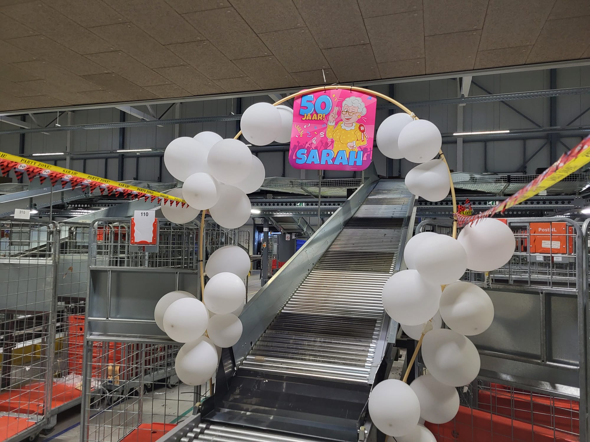 Ken je pakketbezorgster Jannie nog? Dit is waarom je haar even moet ...