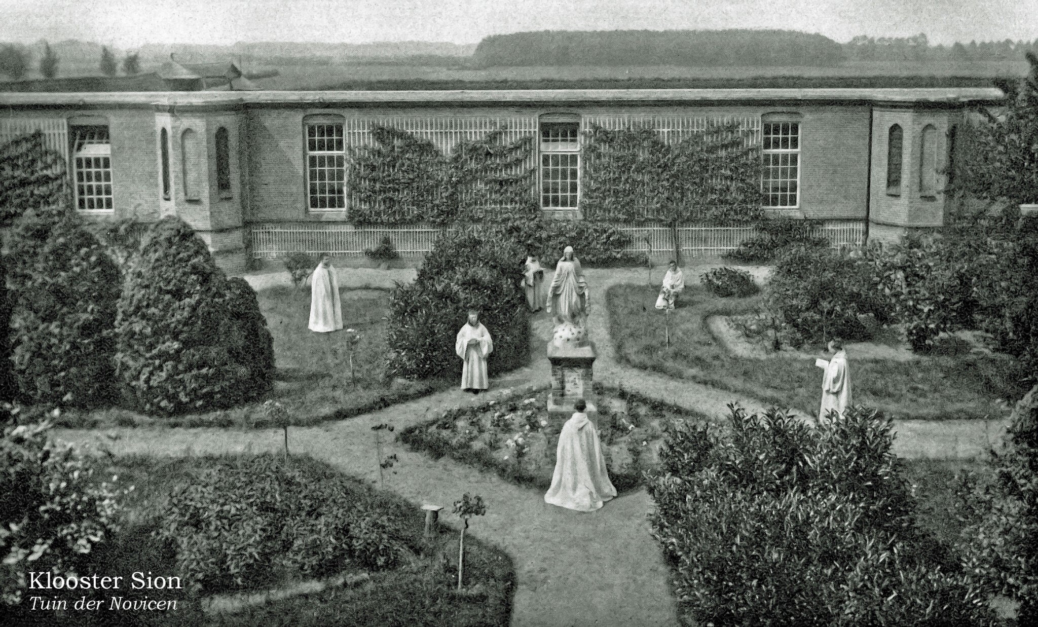 Fantastisch! Beelden uit de tijd dat Nieuw Sion nog echt een klooster ...