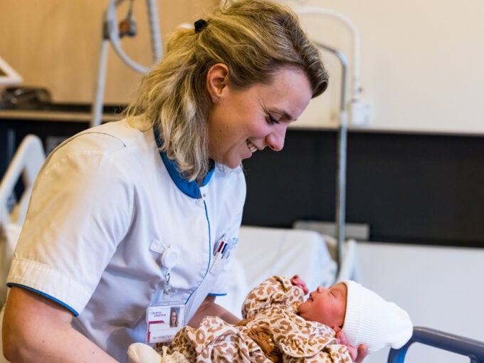 Martine werkt als verpleegkundige met baby's: ‘Een geboorte is heel intiem’