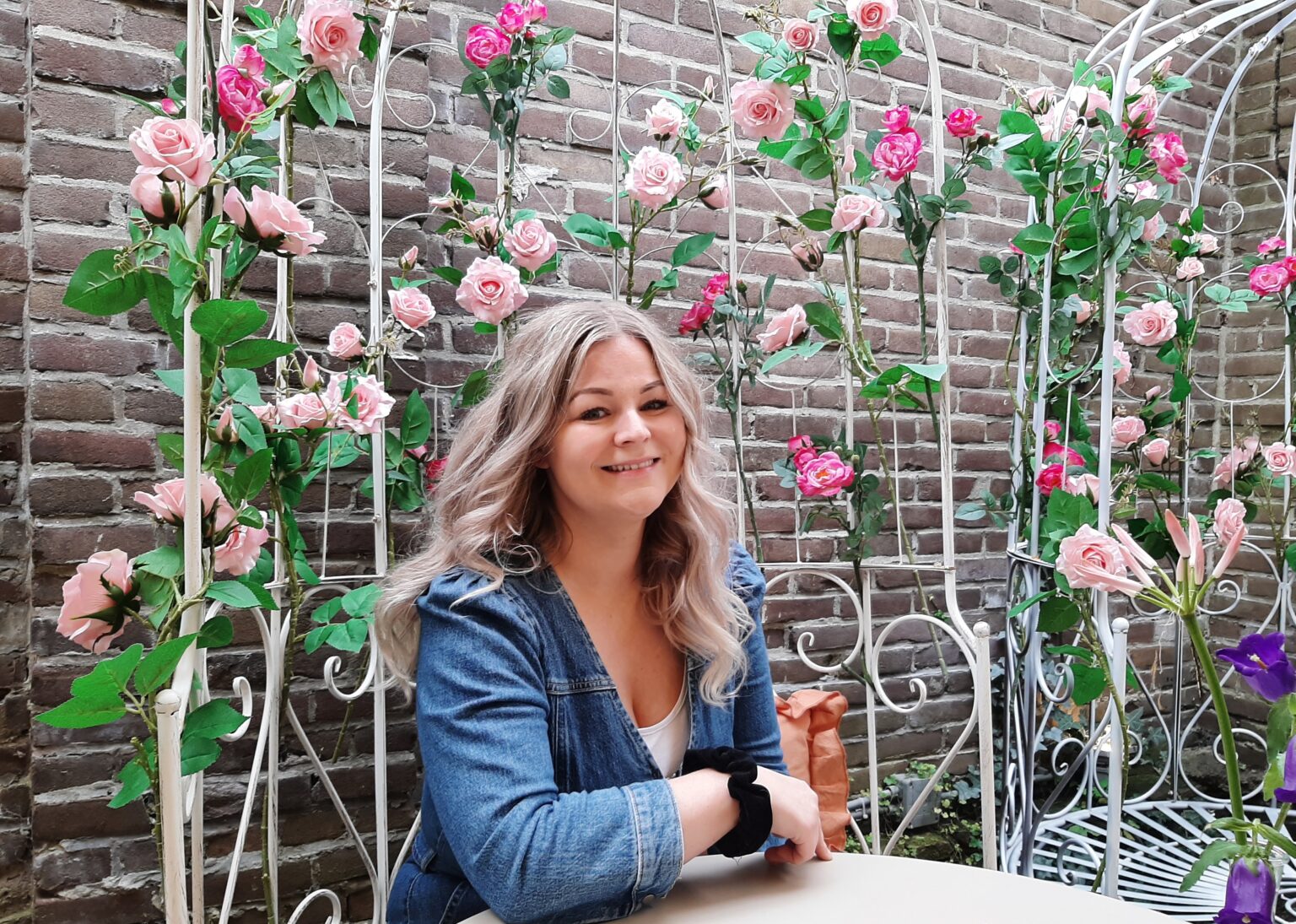 José (29) van The Flower Garden: 'De cocktail met glitter gaat het ...