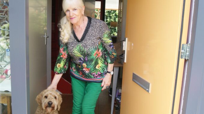 Bij de voordeur: Jan Reichenbach. - indebuurt Deventer