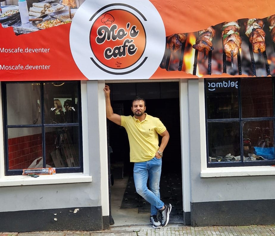 Mo’s café opent binnenkort in Deventer: ‘Mijn broer runt een vestiging ...