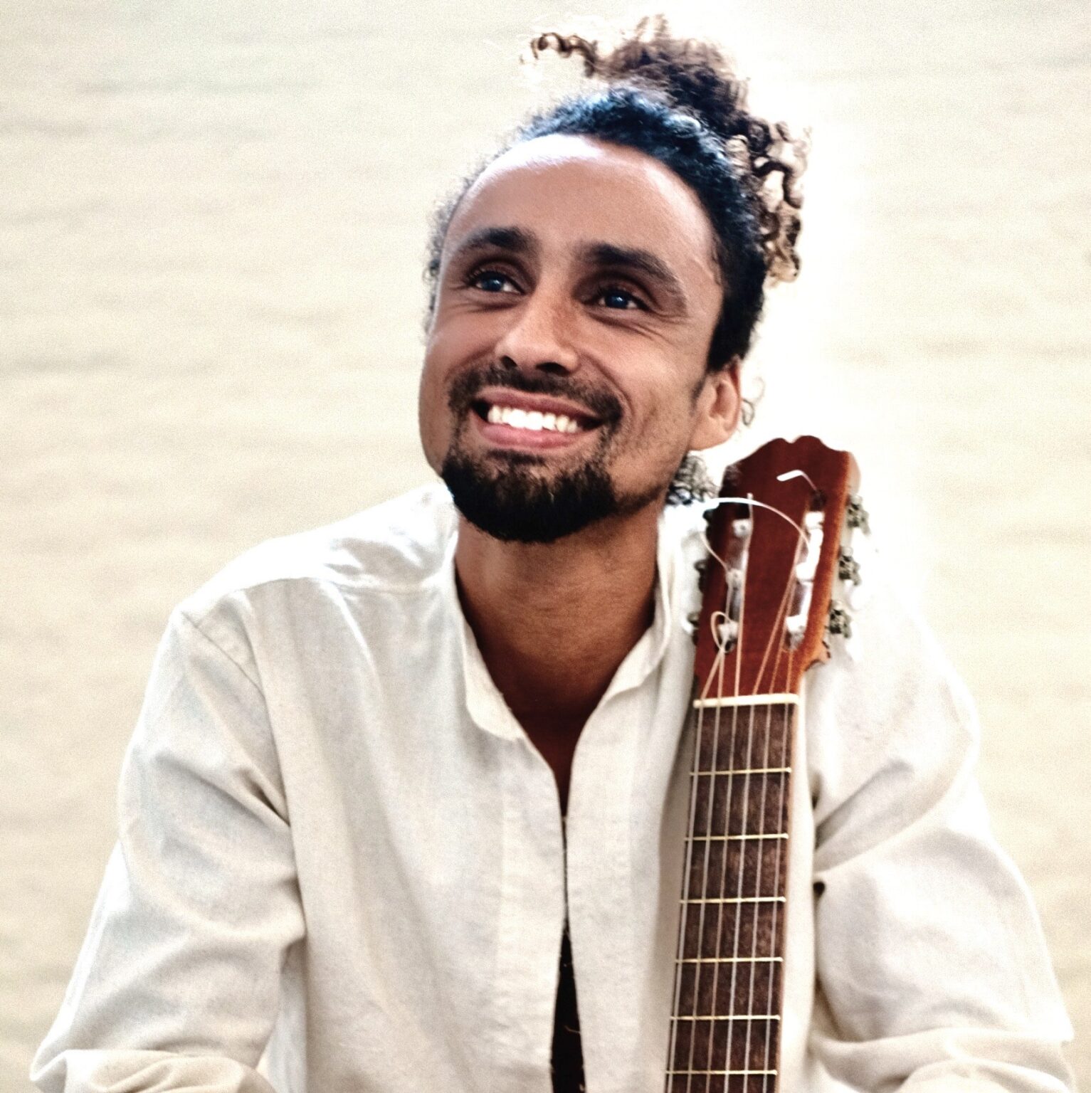 Muzikant Maringo (32) reisde de wereld over: 'Binnenkort speel ik thuis ...