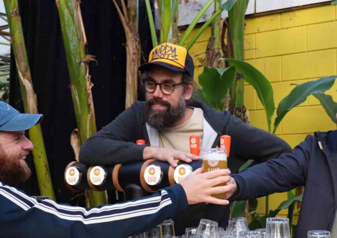 Bij de voordeur: Jan Reichenbach. - indebuurt Deventer