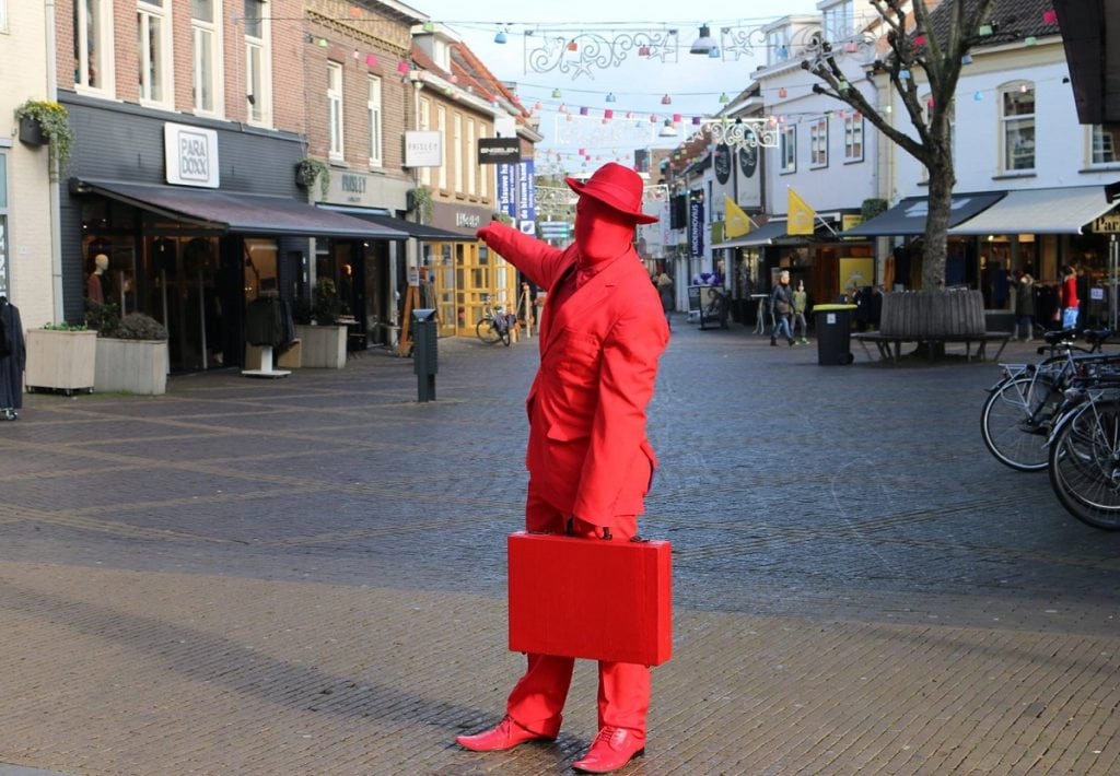 Ein-de-lijk: het Rode Mannetje gaat zich bekend maken - indebuurt ...