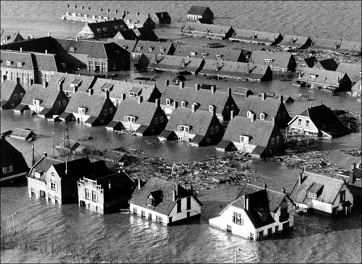 Check zo hoe hoog het water bij jou in de buurt staat als de dijken breken