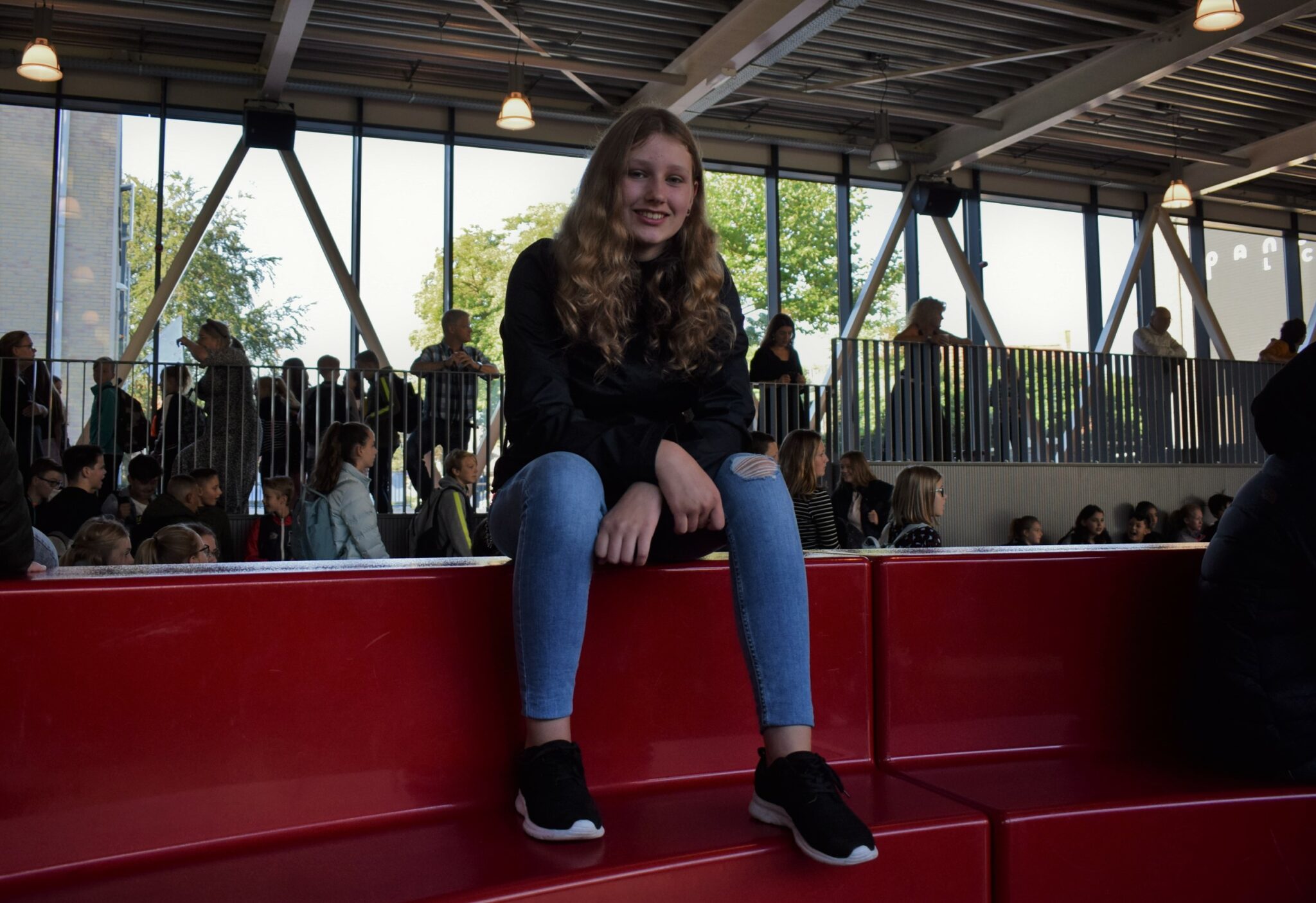 De scholen zijn weer begonnen! Eerstejaars van start bij Panora Lyceum