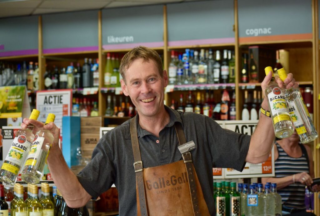'Ik ga zwemmen'! Run op Bacardi Lemon bij Gall & Gall (De Huet)