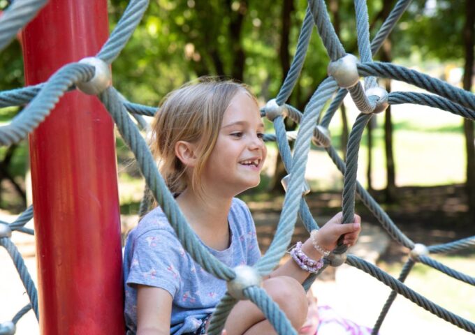 Duo Kaye en Jesse lanceren eigen kledinglijn: 'Dit is draagbare kunst'