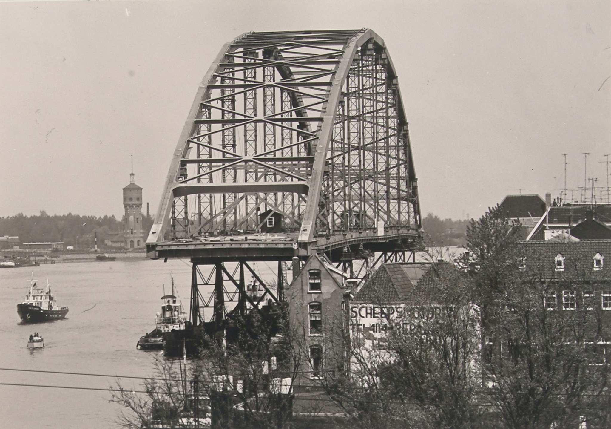 De Merwedebrug is 50 jaar geworden: zo werd hij gebouwd - indebuurt ...