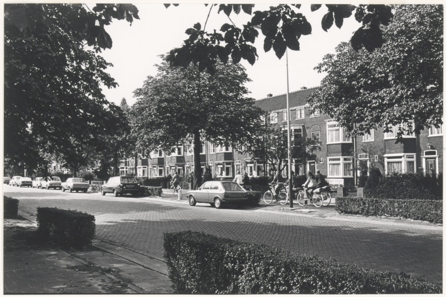 Toen in Dordrecht: 10 x oude foto's van de Hugo de Grootlaan ...