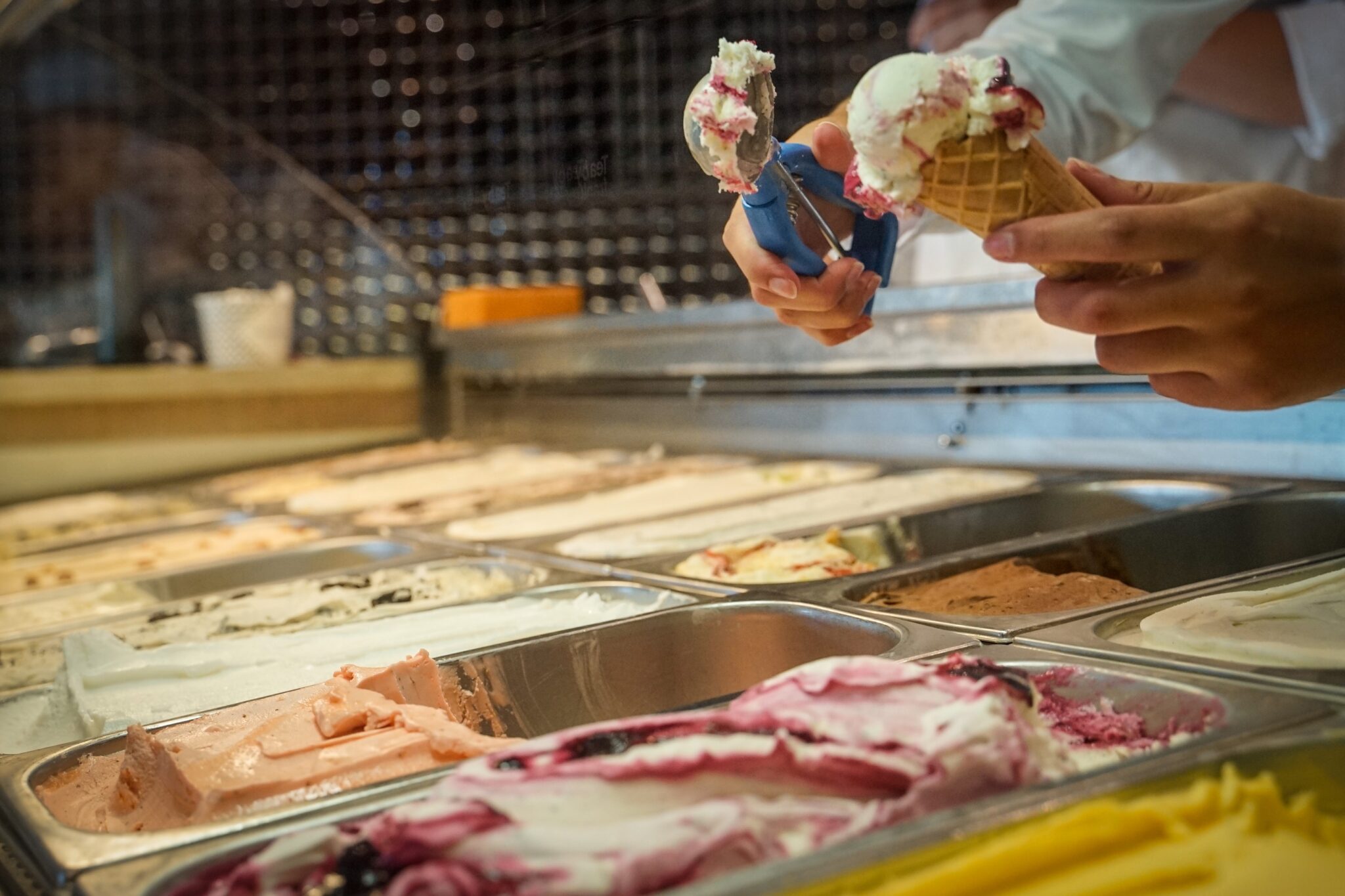 Een ijsje eten met de ijsscheppers van De IJswinckel: 'Soms willen ...