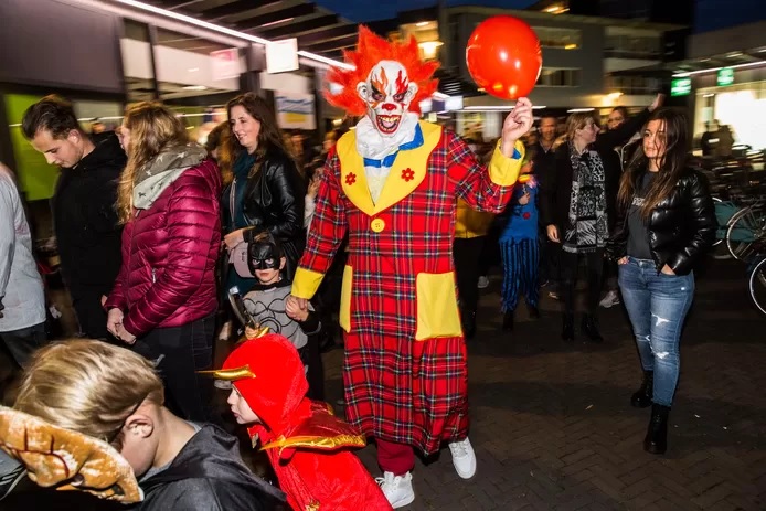 Voor griezelfans! Op dit feest vier je Halloween met enge clowns