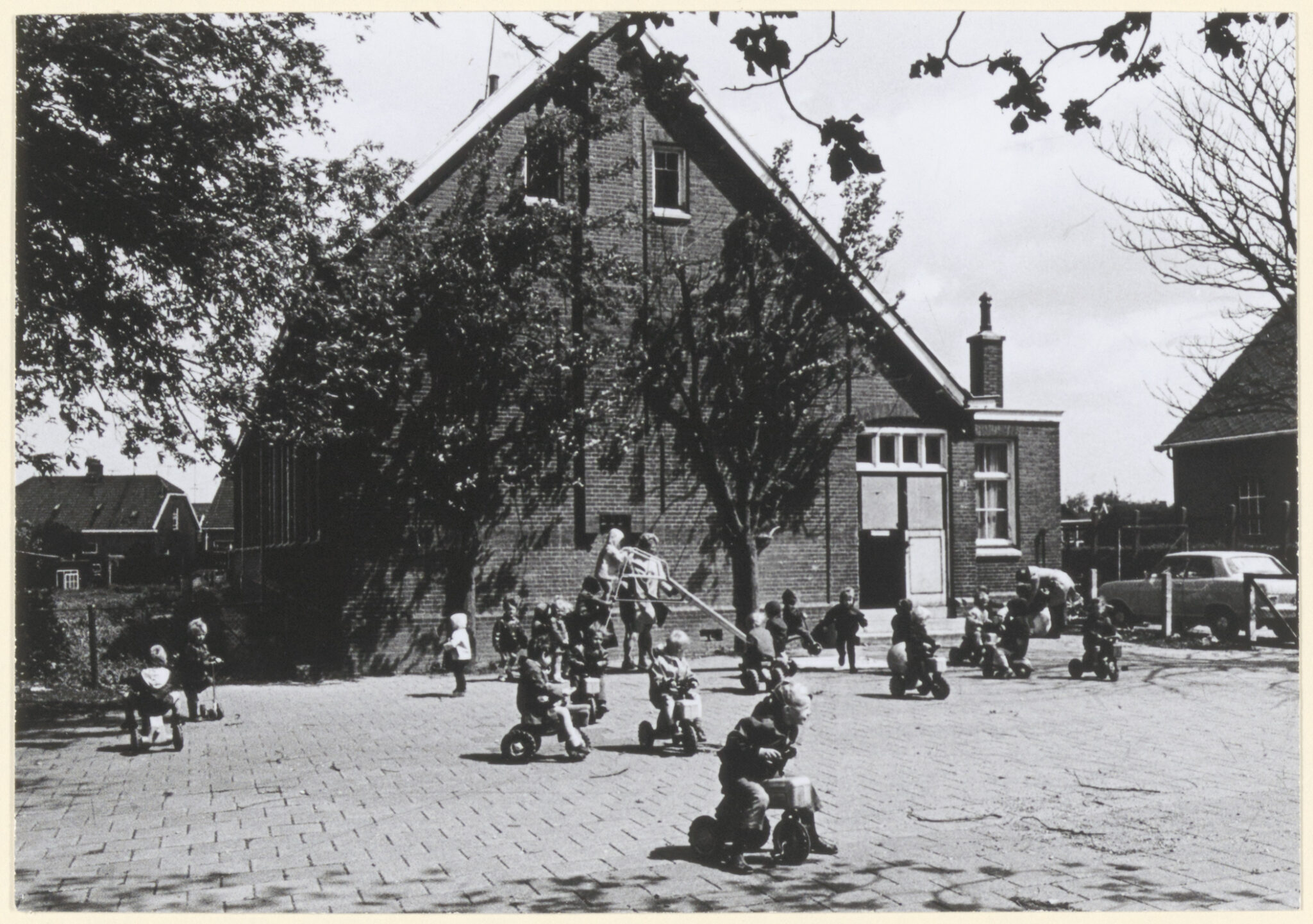 Toen en nu: zo zien deze 5 bekende locaties in Dubbeldam er nu uit ...