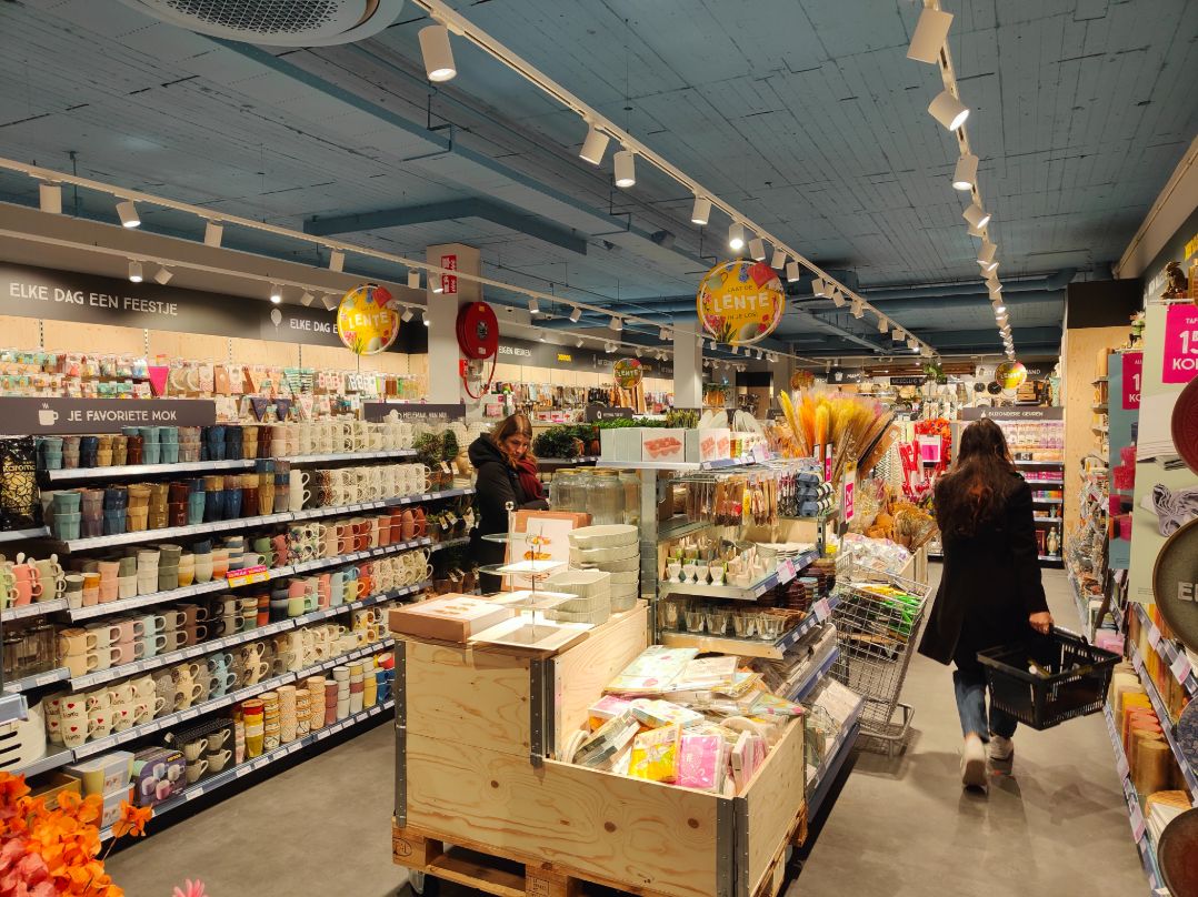 Xenos opent nieuwe winkel in Ede: zo ziet het eruit (video + foto's ...