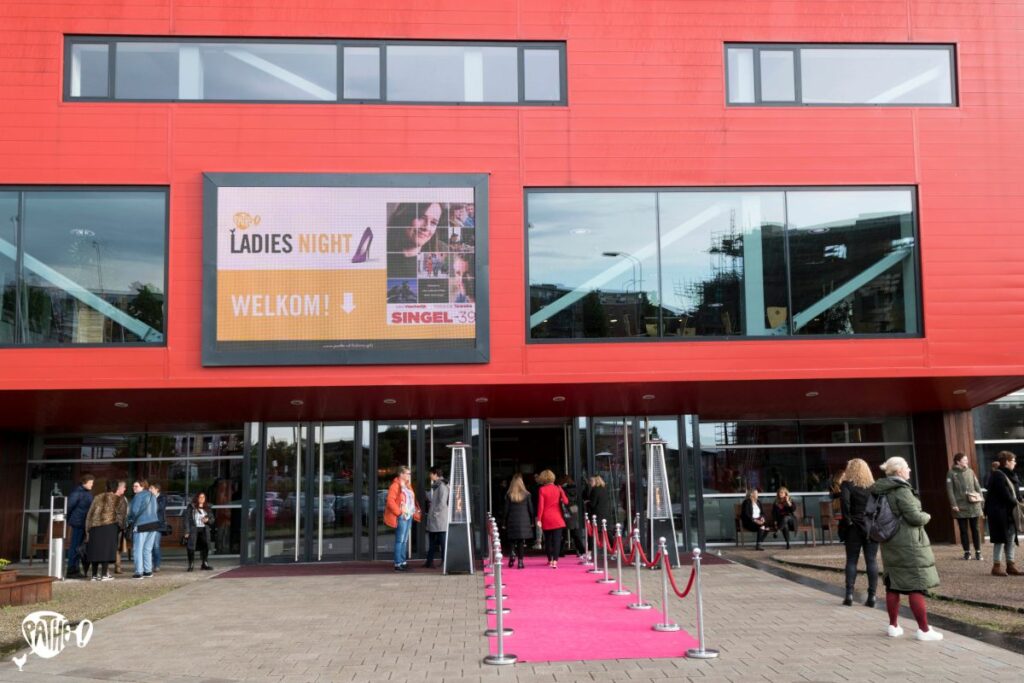 7 x waarom je nu een kaartje moet kopen voor de Ladies Night van Pathé ...