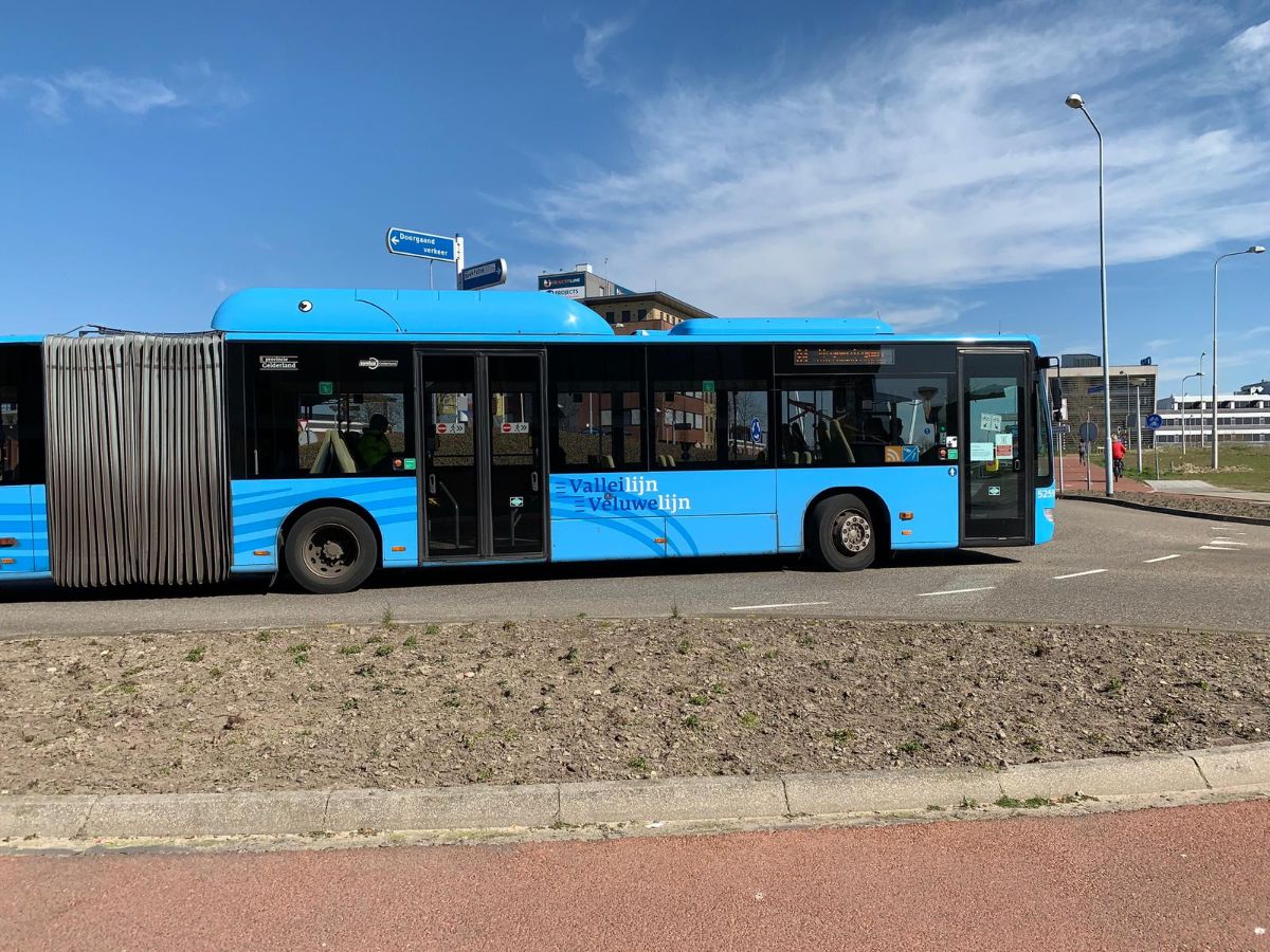 Handig: alles wat je nu moet weten voordat je in de trein of bus stapt ...