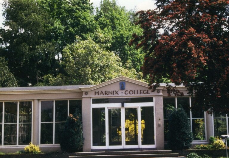 9 x foto's van het oude Marnix College - indebuurt Ede