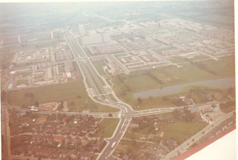 Zo zag de bouw van de wijk Veldhuizen eruit - indebuurt Ede